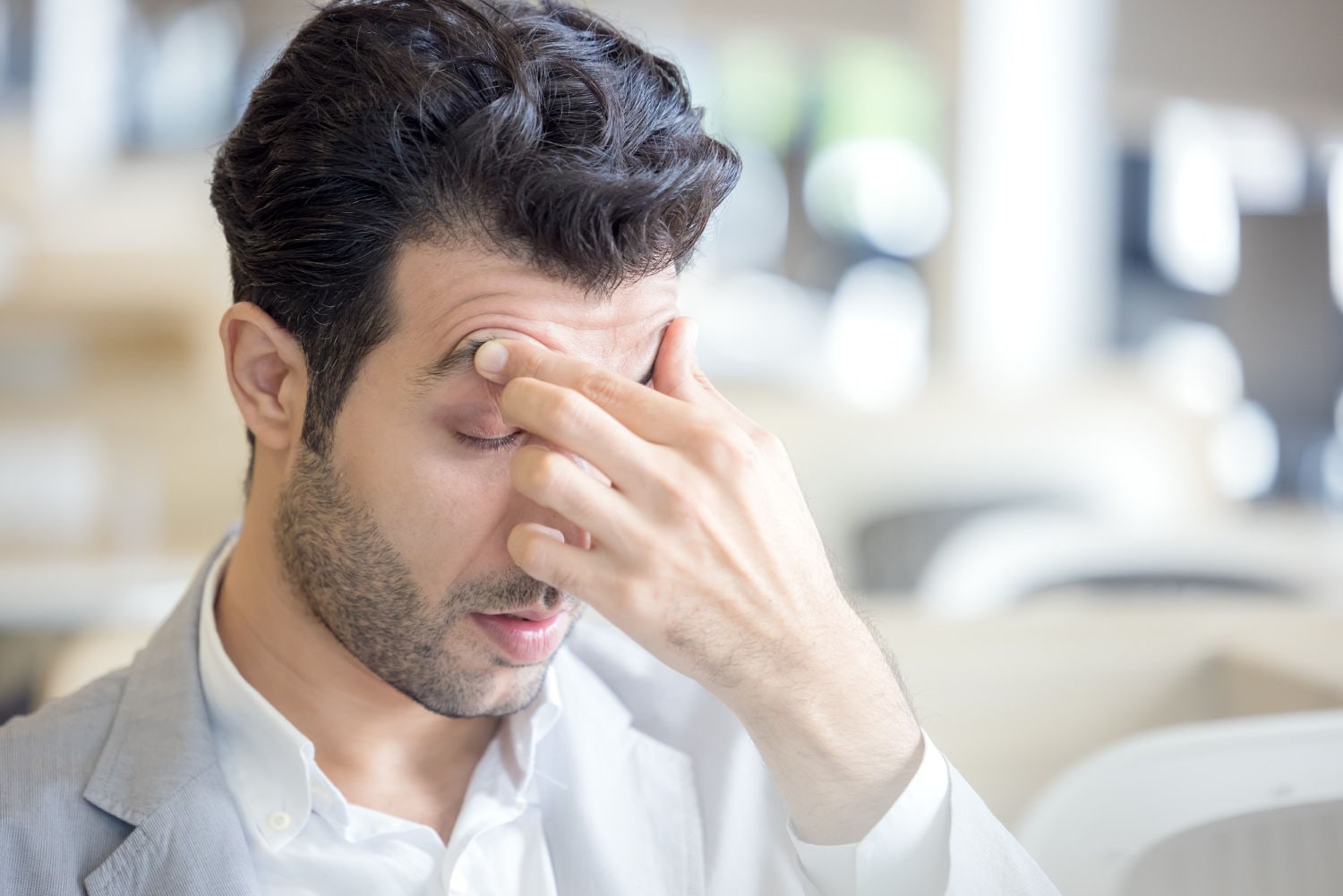 Olho Inchado por Alergias: Uma Visão Abrangente - Dra. Juliana Toma